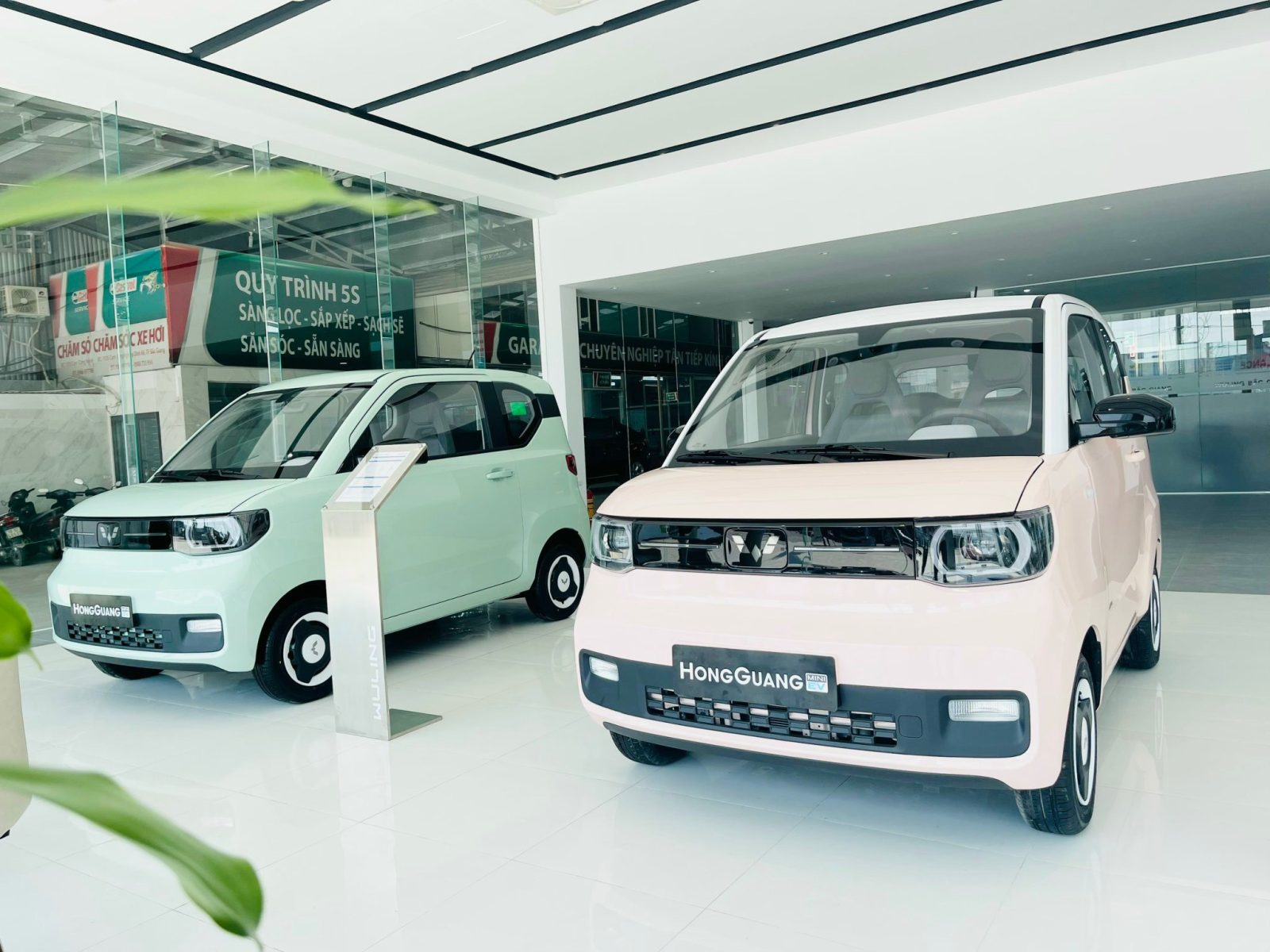 Xe điện liên doanh Mỹ (SGMW) - Mini EV: Người bạn đồng hành lý tưởng cùng thầy cô giáo - TMT Motors